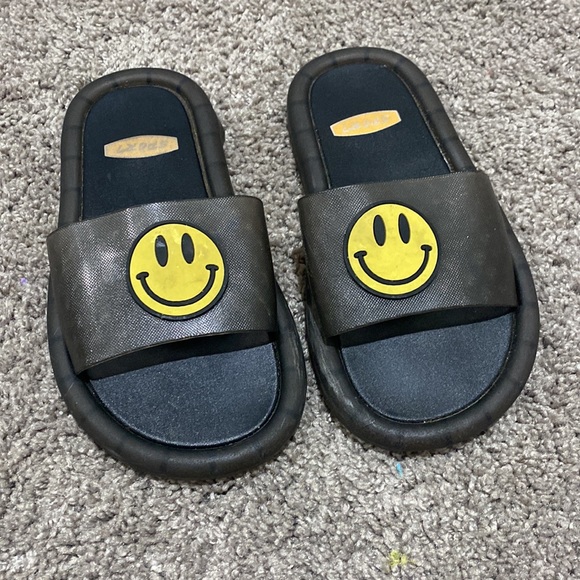Shoes | Girls Smiley Flip Flops | Poshmark